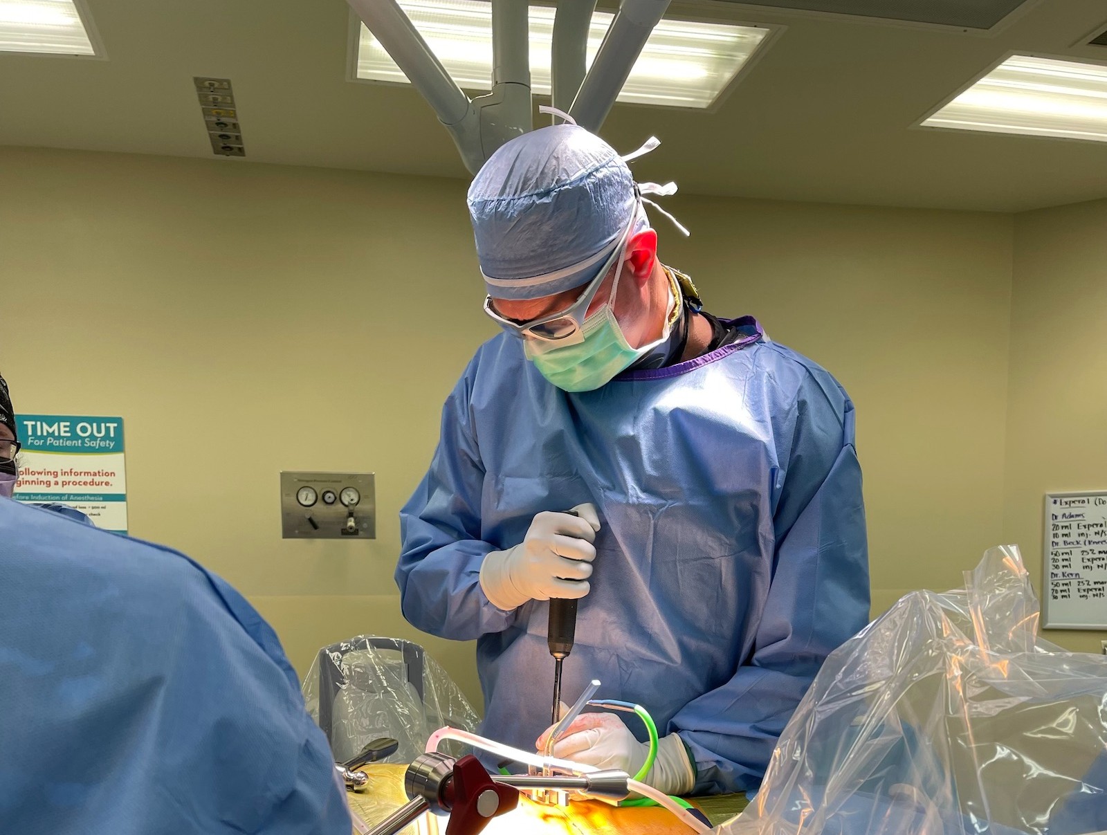 Choosing the Right Disc Replacement Surgery: Types - Dr. Strenge